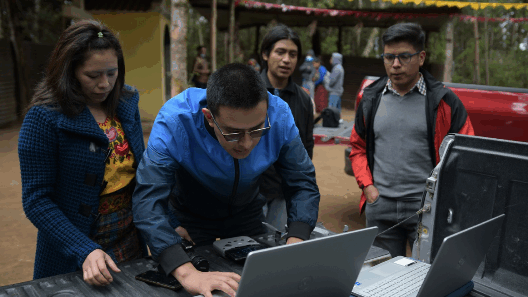 Los Pueblos Indígenas y la tecnología, incluida la inteligencia ...